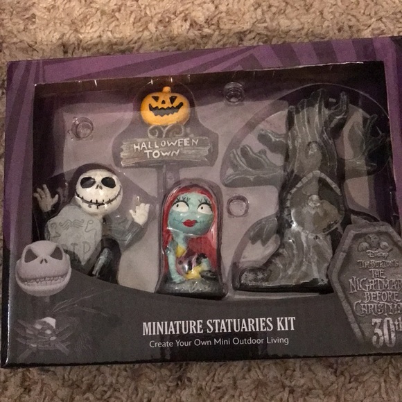 Disney | Holiday | Nwt Nightmare Before Christmas Miniature Statuaries ...